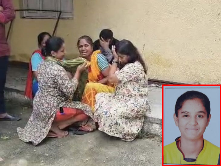 10th class student dies of electrocution while playing in Pathshala ...