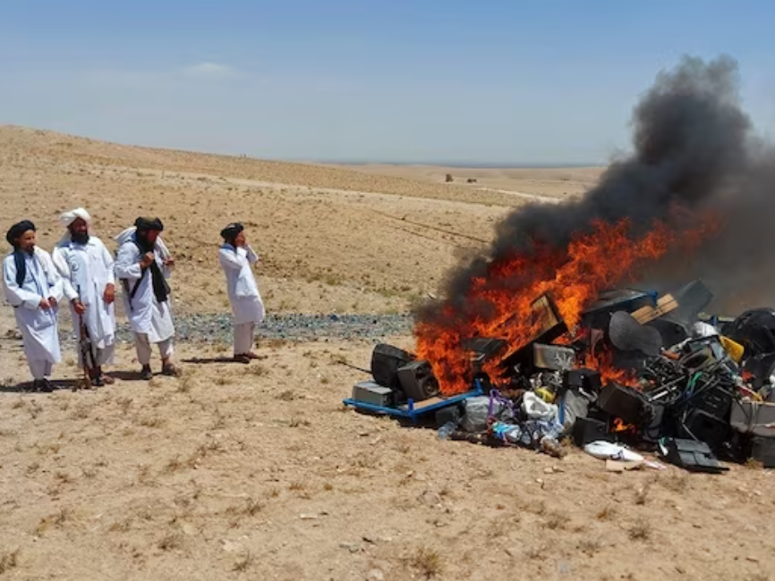 Said- Music causes moral corruption, youth goes astray due to it ...