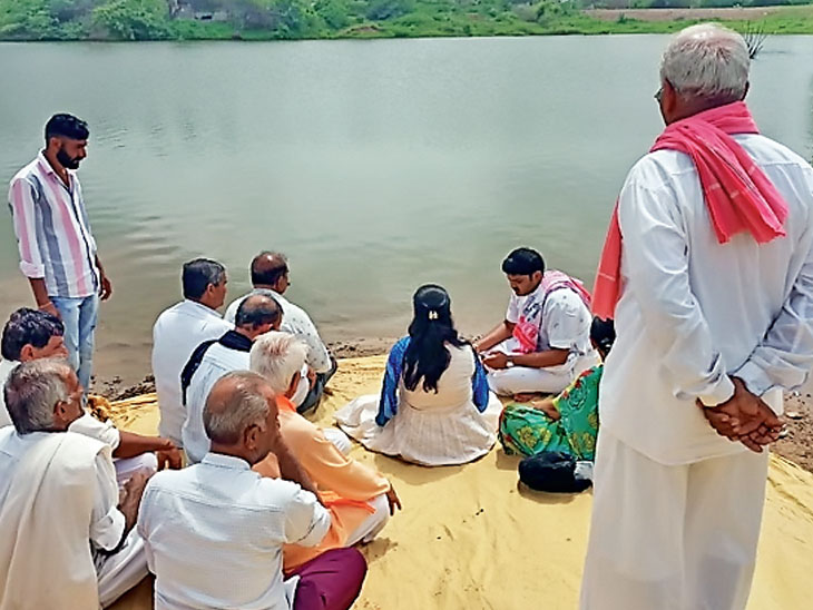 Only those who know the directions of happiness can keep everyone ...