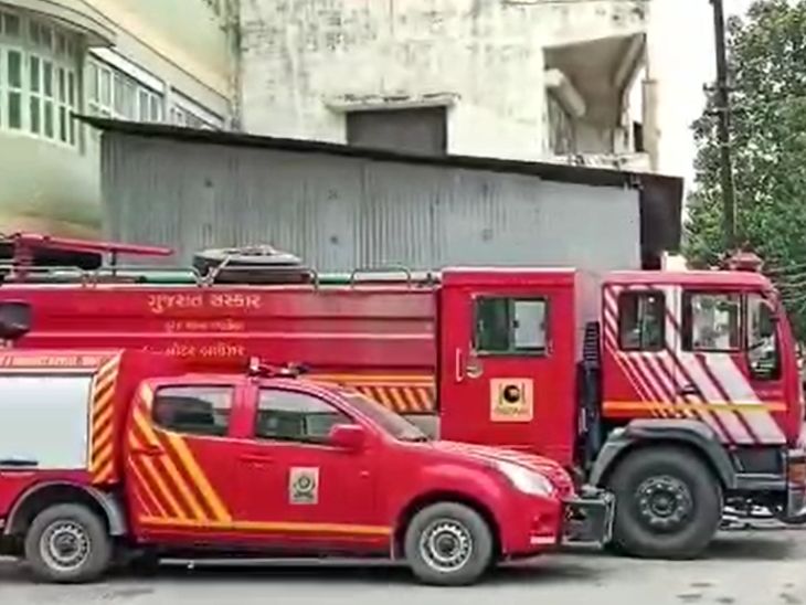 Dilapidated fire station built in 1989 | 1989માં બનેલું ફાયર સ્ટેશન ...