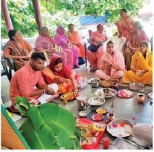 The story was organized by the Radhakrishna Mandal of Navarangpura ...