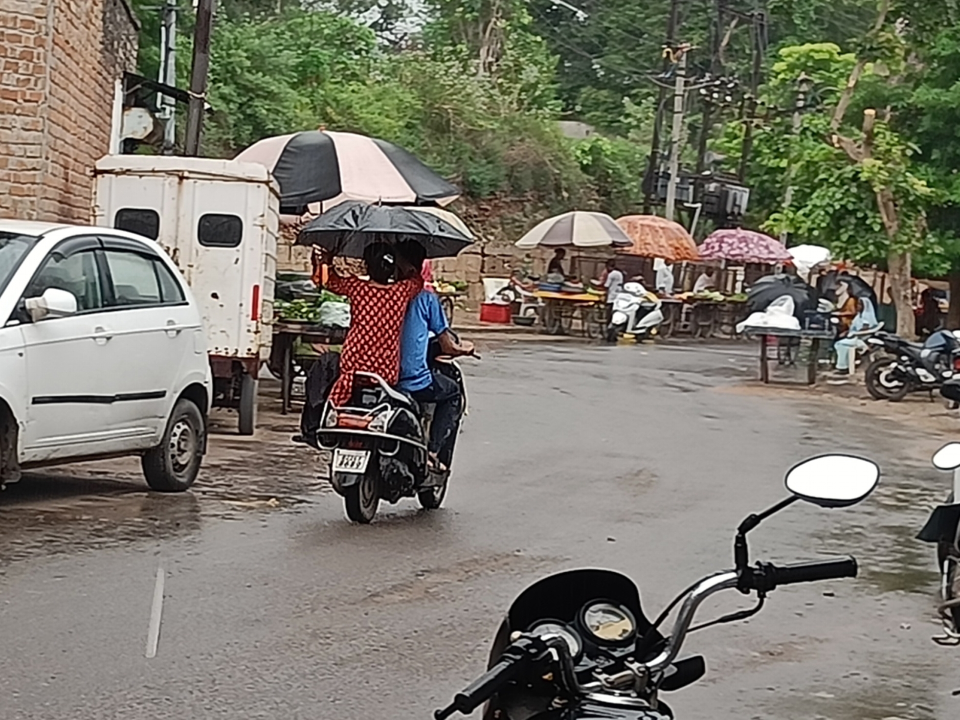 Rainy weather in Patan district following Met department forecast, slow ...