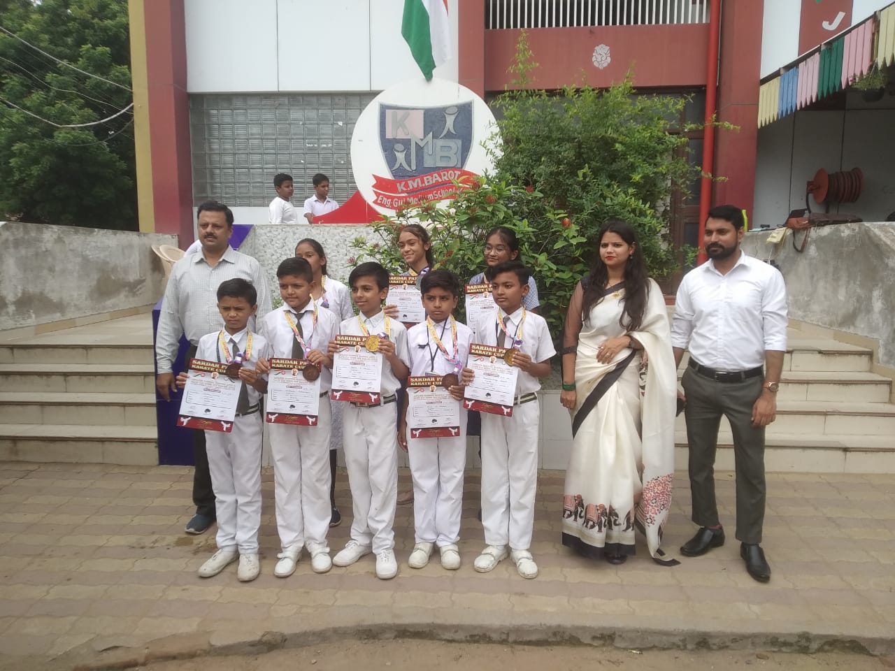 8 students of KMB School, Kalol participated in karate competition and ...