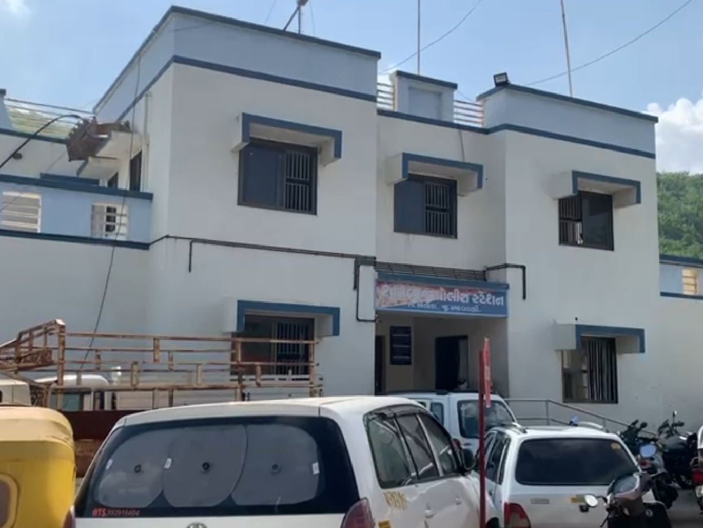 Car jumps divider on Shamlaji-Ratanpur National Highway and collides ...