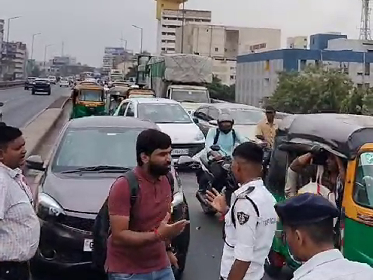 Bike driver hit by car on Surat's ring road bridge, traffic jam 1 km ...