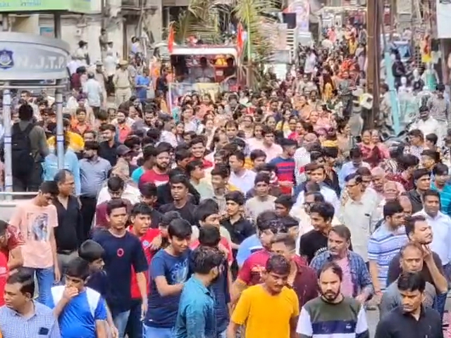 A procession was held in Navsari city, a large number of townspeople ...
