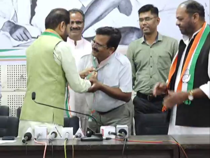 7 of BJP and 54 office bearers and workers of AAP formally joined the ...