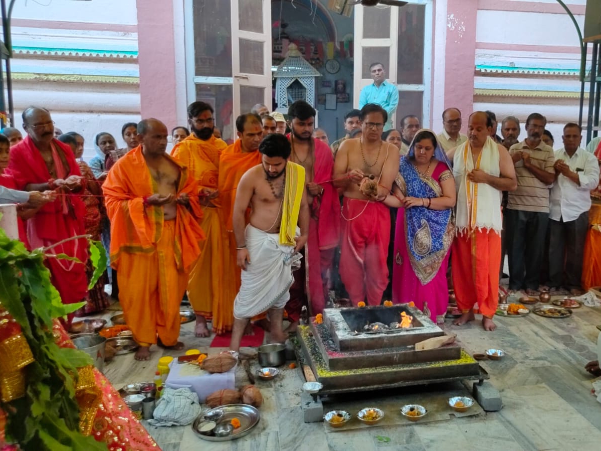 Patan Siddhanath Mahadev Temple performed the Homatic Lagurudra Yajna ...