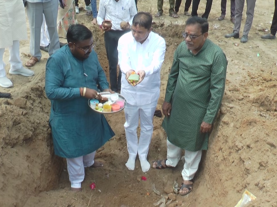 Beautification of Bhankharia lake in Prantij at a cost of 2.69 lakhs ...