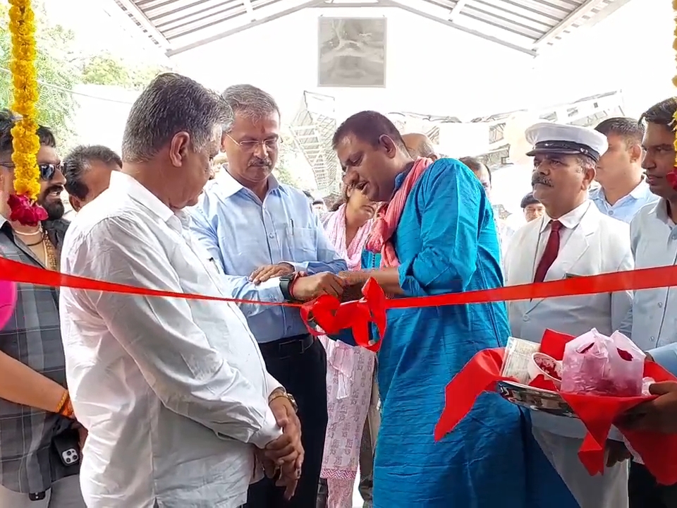 Inauguration of two lifts at Godhra Railway Station to be included in ...