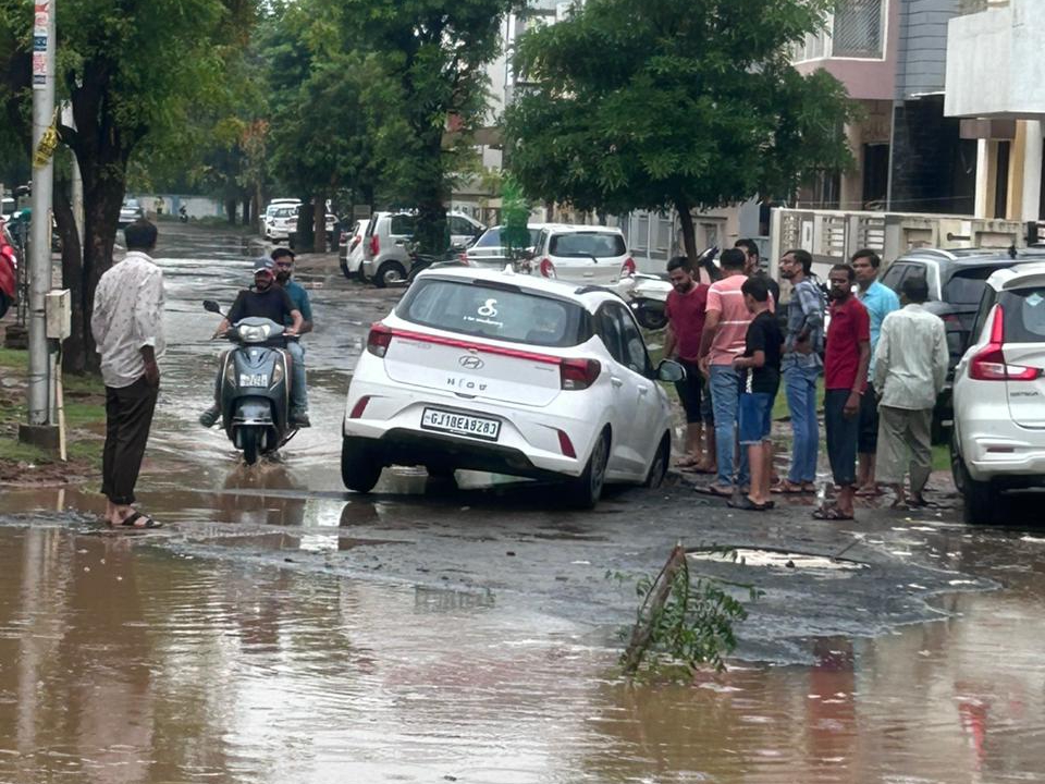 Rainy conditions prevailed in all four talukas of Gandhinagar, Meghraja ...