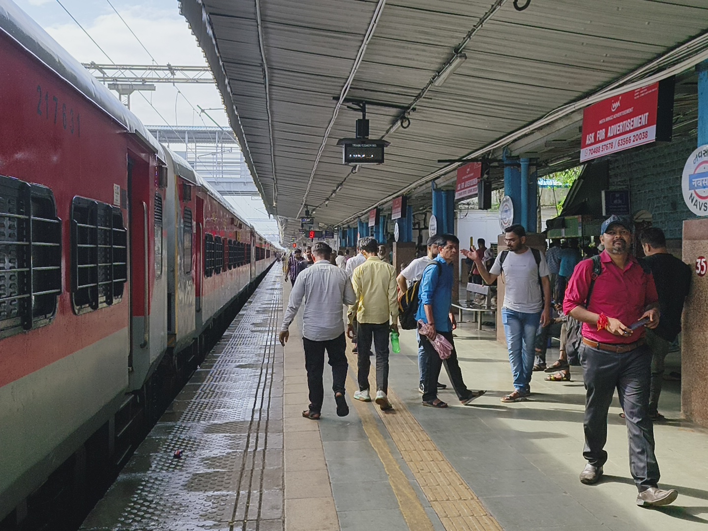 Bharuch-Ankleshwar track is flooded. Thousands of commuters were ...