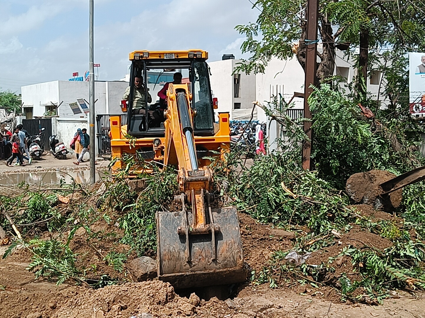 More than 30 pressures were removed by the municipality in the new bus ...