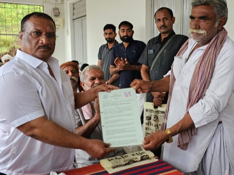 Inauguration of 7 school rooms, panchayat house and free plot ...