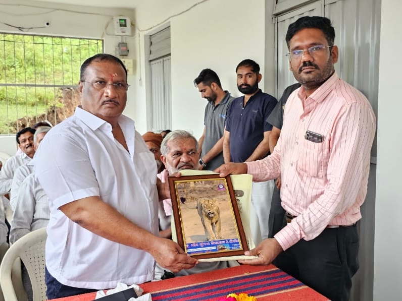 Inauguration of 7 school rooms, panchayat house and free plot ...