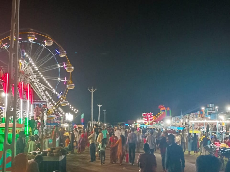 200-year-old traditional Ramdev Pir fair begins in Nakhtrana, crowd ...