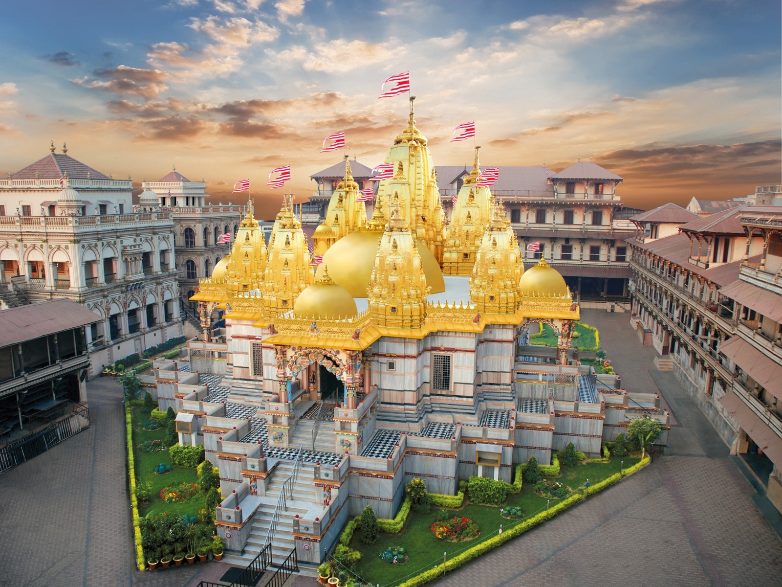 Places like Yatradham Dakor, Swaminarayan Temple, Kundavav Toran ...