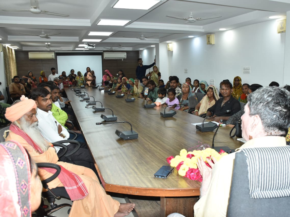 Nomadic, Free Caste Development and Welfare Board member interacted ...