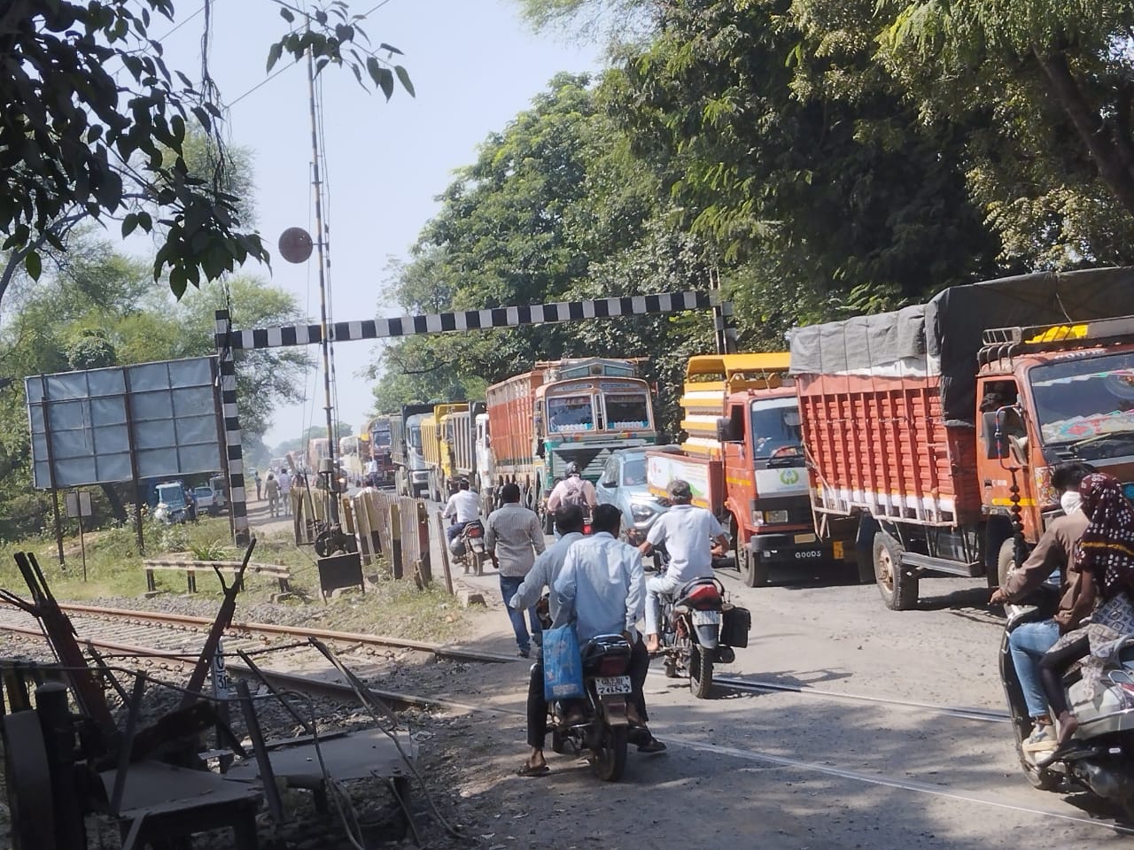 On the Mahudha-Kathalal road, near the railway gate near Vadthal, a ...