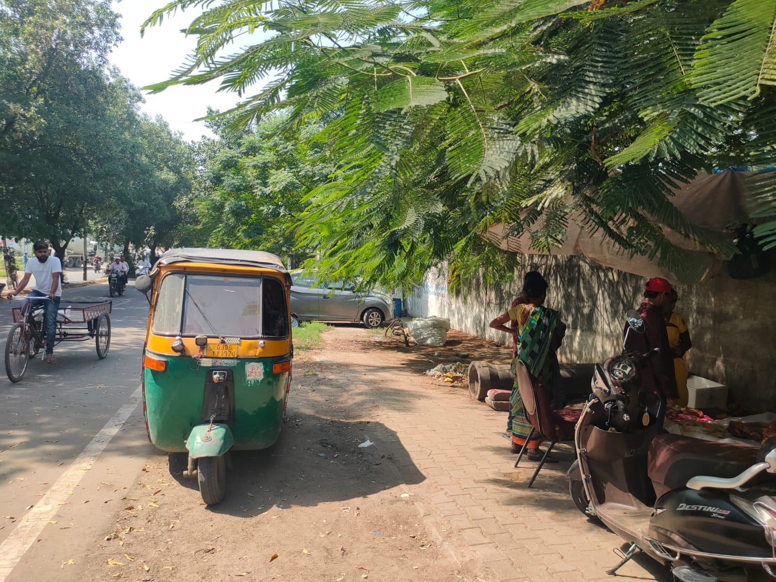 4 robbers robbed 16 lakh rupees from an employee of Angadia firm who ...