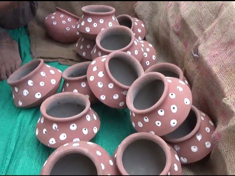 The vanishing tradition of clay garba | લુપ્ત થતાં માટીના ગરબાની પરંપરા ...
