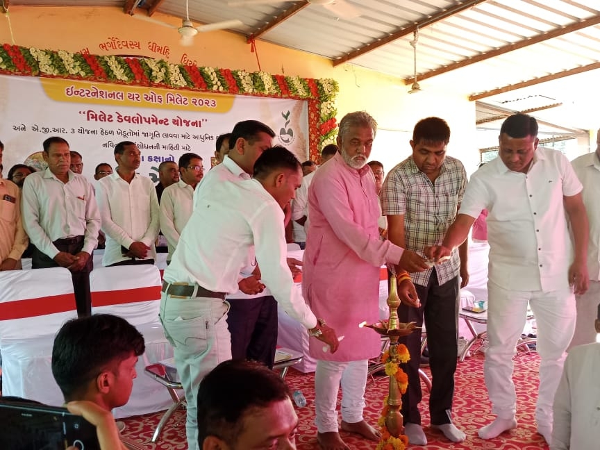 Agricultural fair was held at Devani Muwadi of Ghoghamba taluk under ...