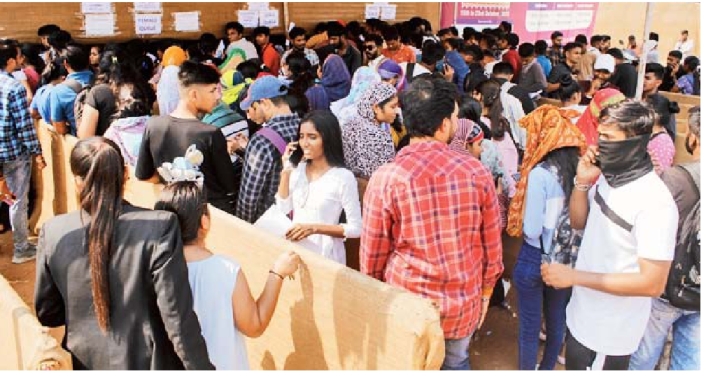 Queues of sportspersons to get Garba passes for Palace Heritage and ...