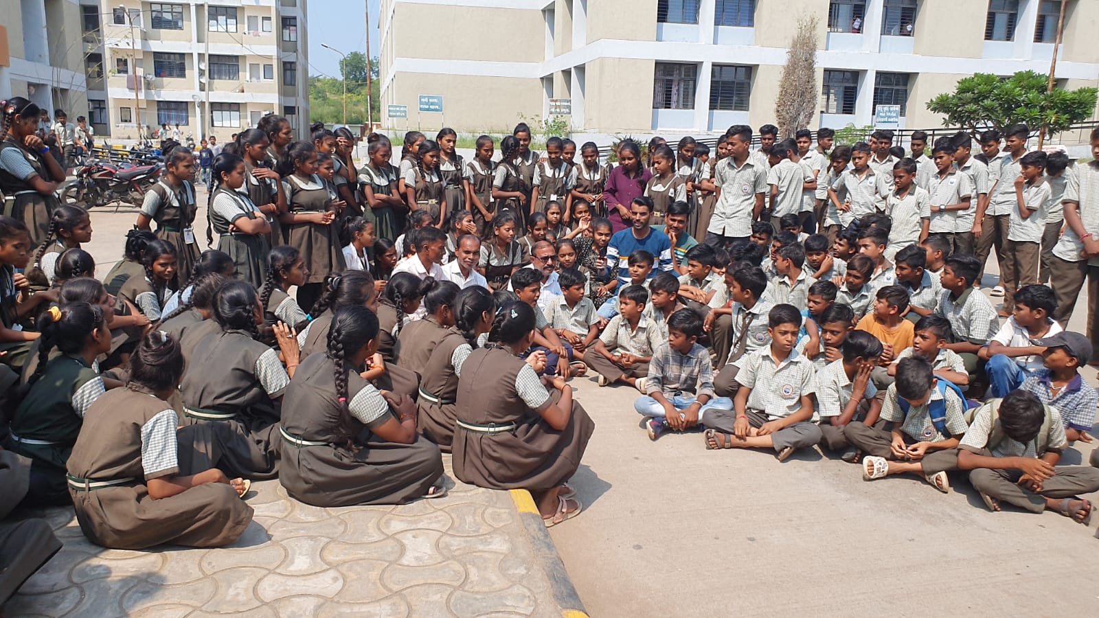 Students of Naswadi Model School adamant, boycott of education even on ...