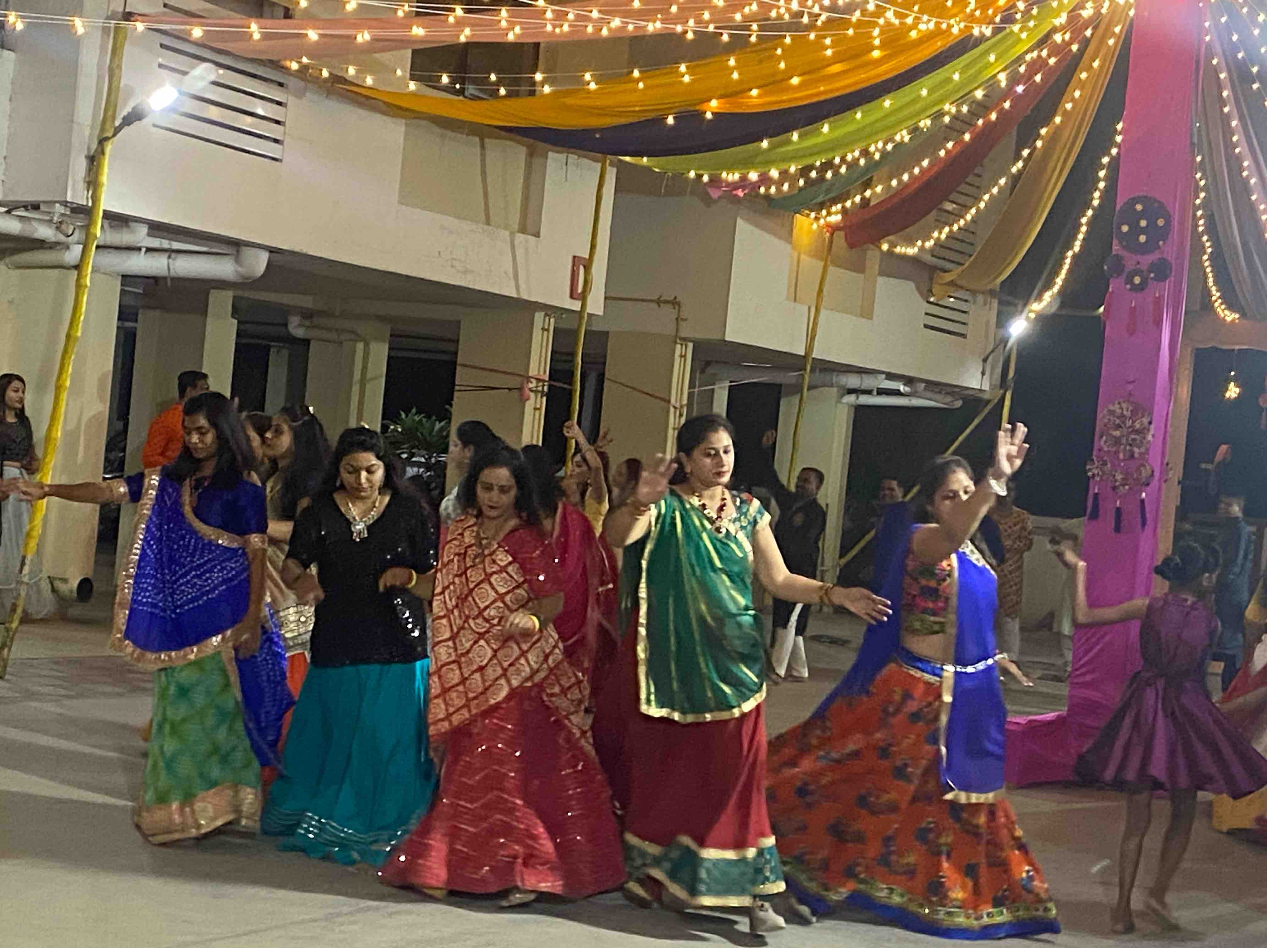 People of Ratna Bhavan Residency took blessings of Garba Rami Ma Amba ...