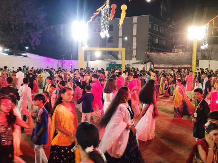 Navratri Planning in Vadodara 2023 Alaiya Balaiya Group Free Garba for ...