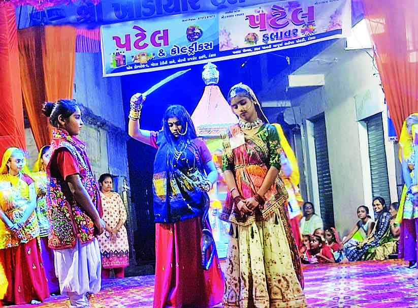 The charm of Mughal Ras, Bhuva Ras remains intact in the age-old Rajbai Garbi Mandal in Tankara ...