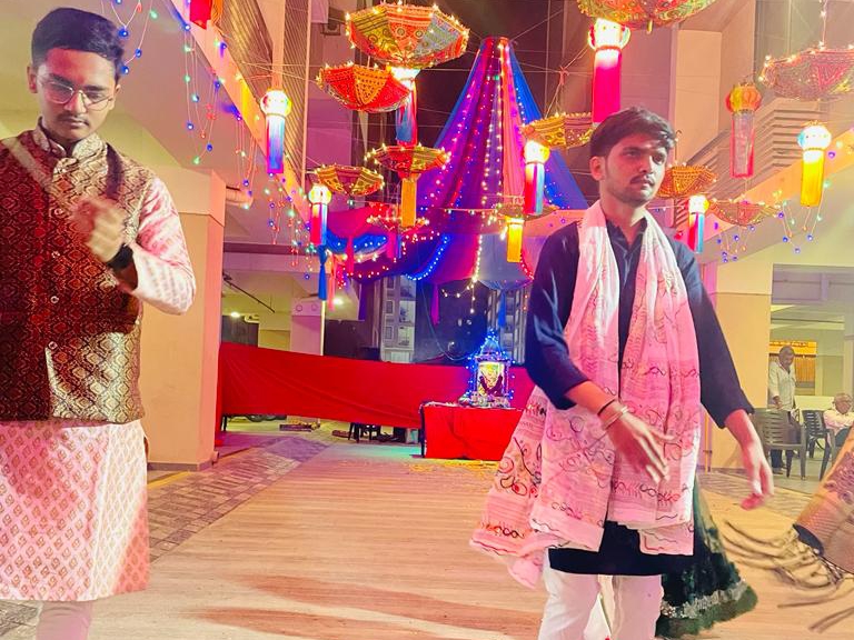 Shree Yamuna Lotus - Sportsmen chant garba on the fifth day of Navratri ...