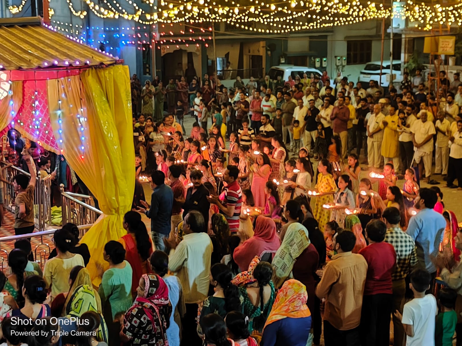 Photo-video of Nortani Mass Aarti, Vesbhusha and Garab at Triveni Trilok Park Society's Five in ...
