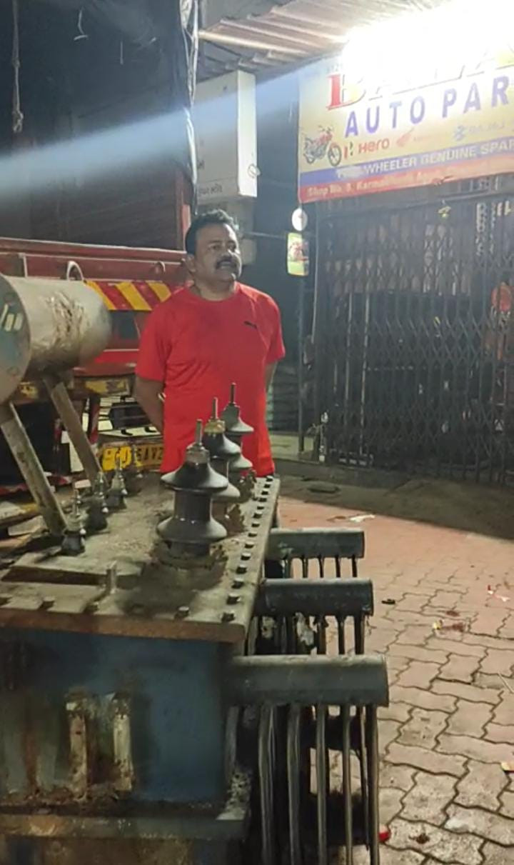 The thief returned the stolen transformer from Vapi | વાપીથી ચોરેલ ટ્રાન્સફોર્મર ચોર પરત મૂકી ...