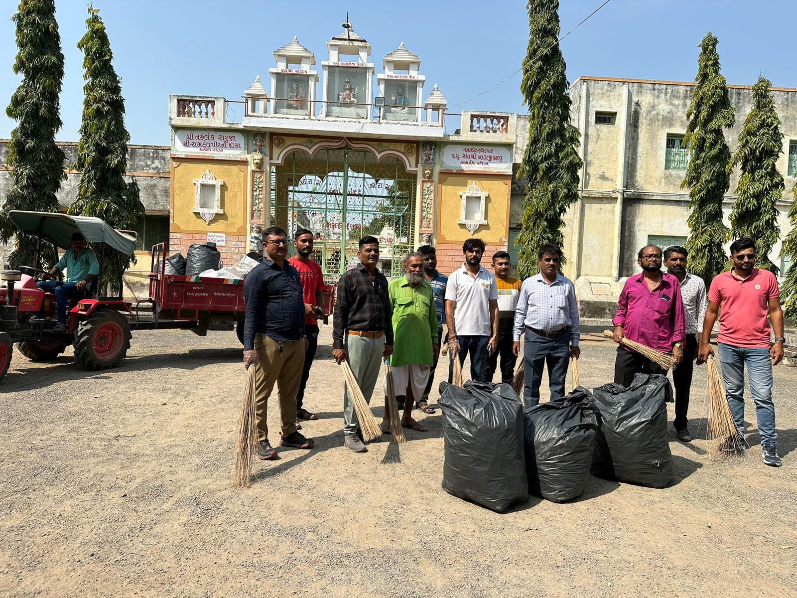 A cleaning campaign was conducted in Naklang Ranuja and Bala villages of Jamnagar district ...