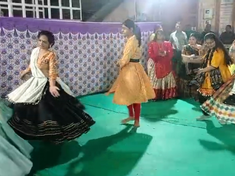 Sharadotsav was celebrated by Umreth Eka Khadayta Samaj in Nadiad, the ...