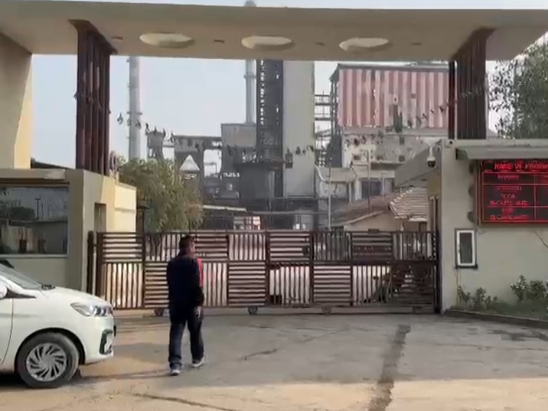 DCW Chemical factory in Dhrangadhra was probed since morning, employees ...