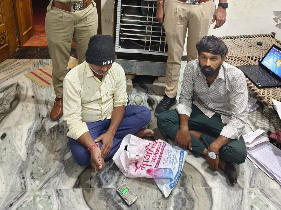 One caught with MD drugs | MD ડ્રગ્સ સાથે એક ઝડપાયો: થરાદના પીલુડા ...