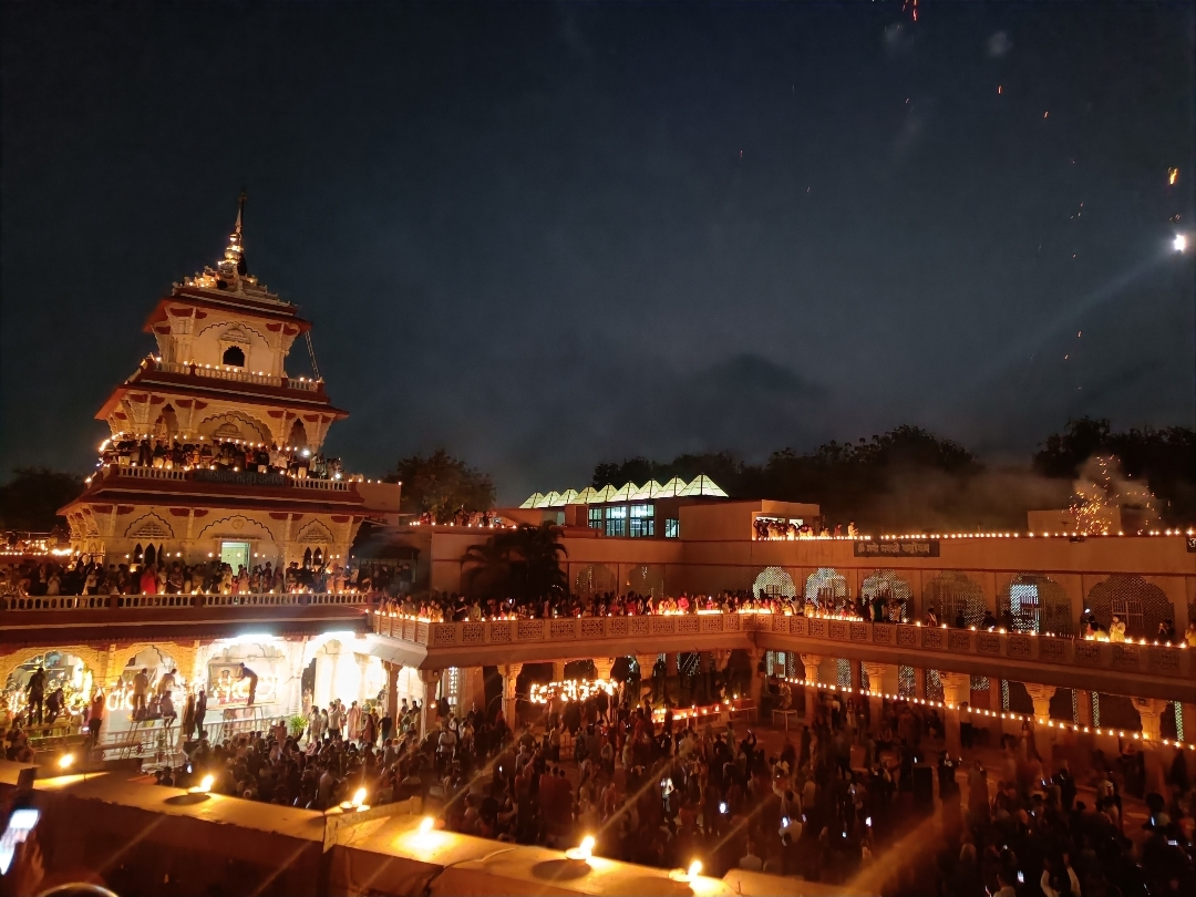 An ethereal view of the Santaram temple in Nadiad | નડિયાદના સંતરામ ...