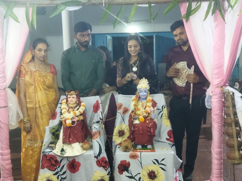 Lakhpat's Dayapar and Swaminarayan Mandir at Dolat celebrated Tulsi ...