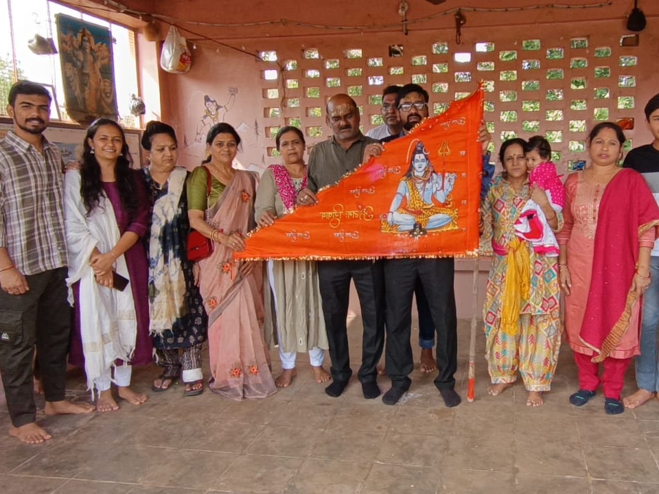 Flag hoisting by Swami Parivar on the Gopeshwar Mahadev Mandir peak on ...