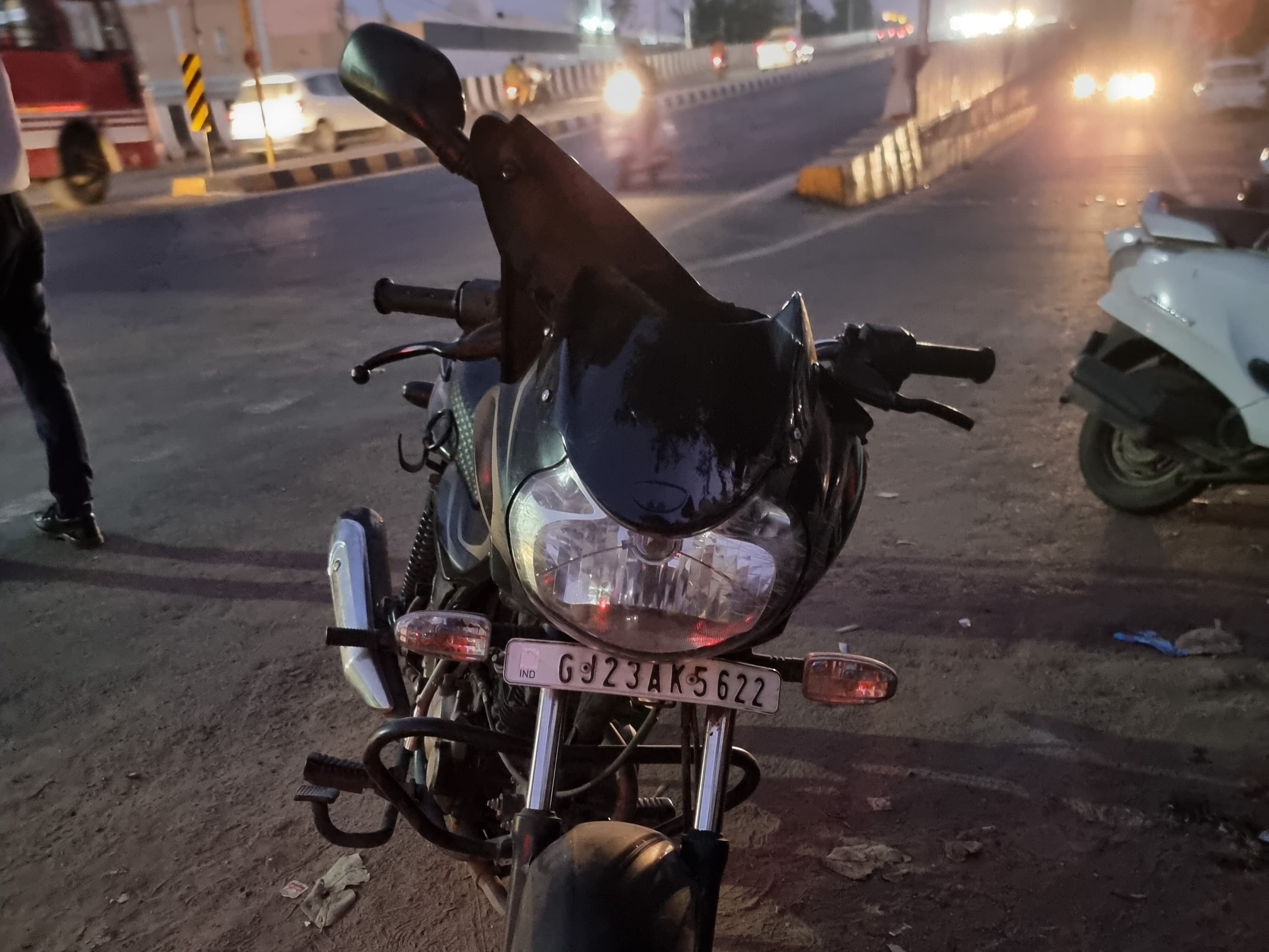 Bike rider's throat cut by kite string in Anand, critically injured ...