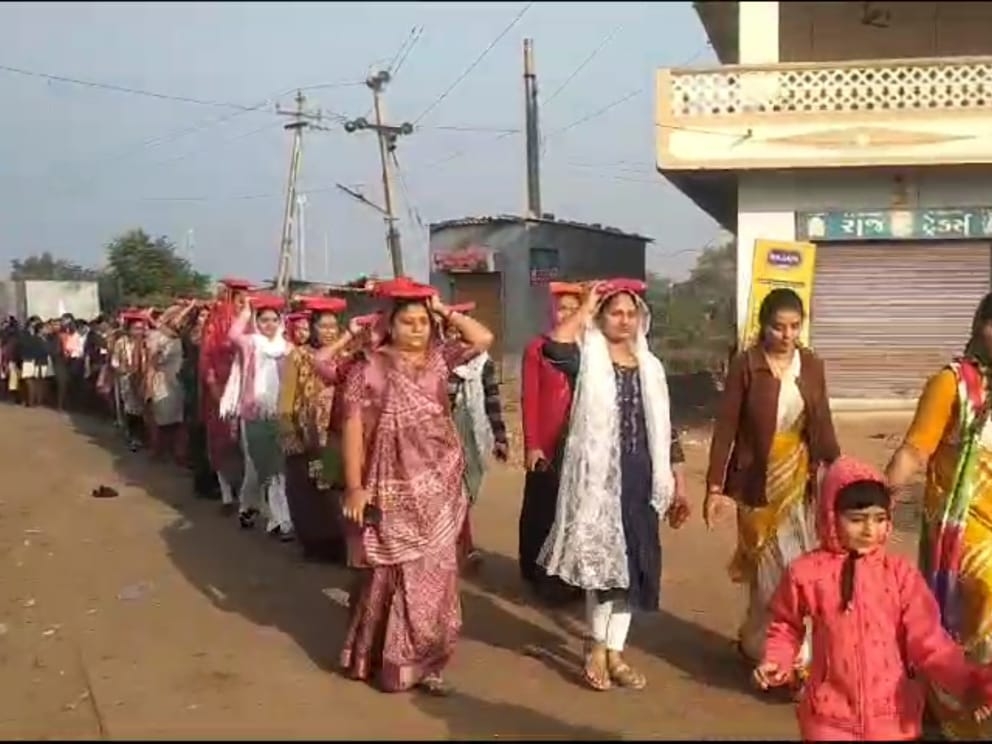 The initiation rites of the students were held at Shishu Vatika of ...