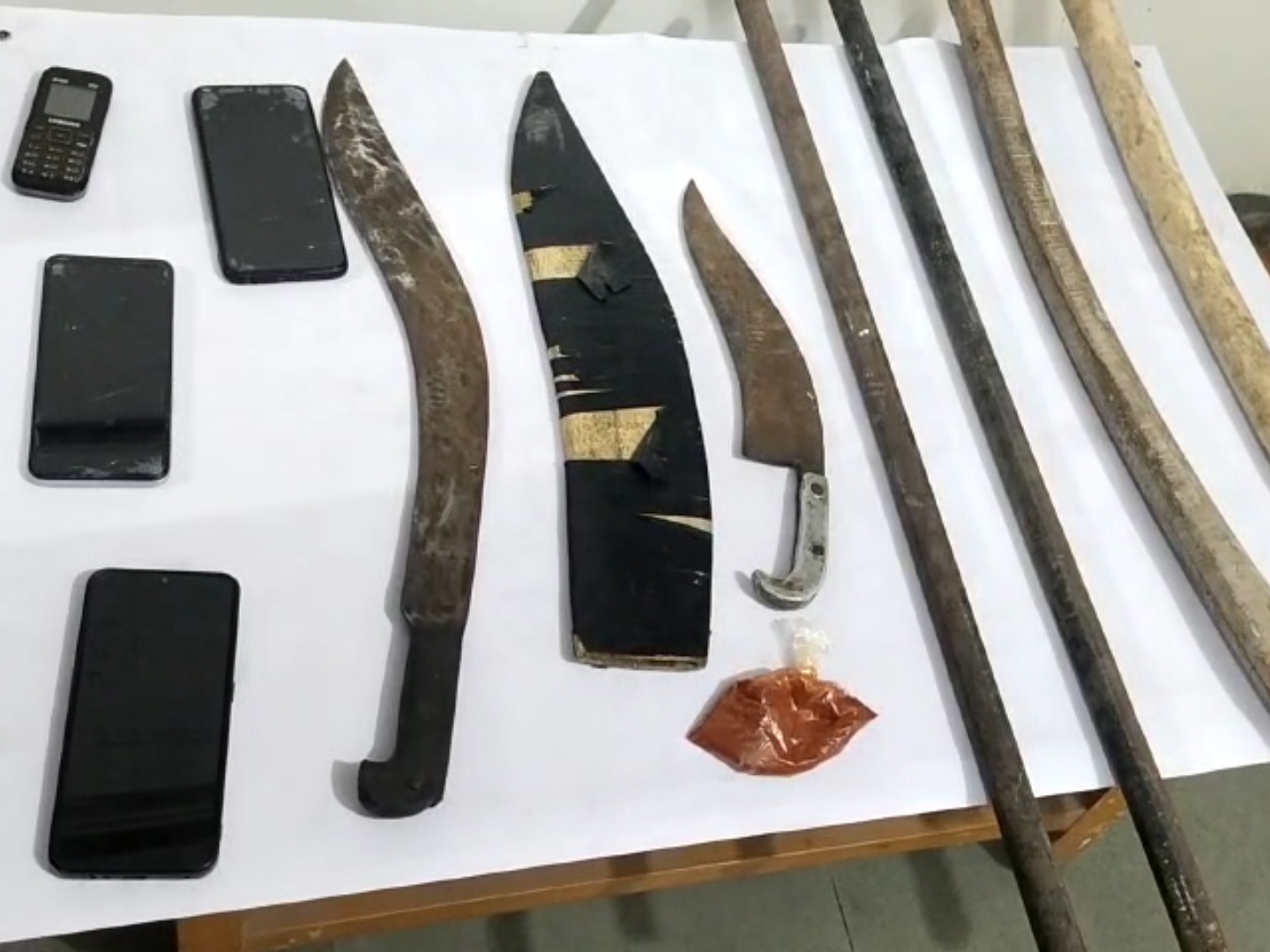 Before the owner of HM Angadia firm in Siddpur succumbed to the robbers ...