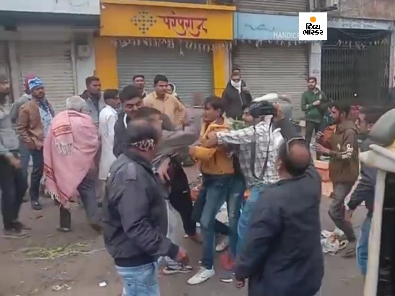 Video of scuffle, fight with municipal employee who went to remove ...