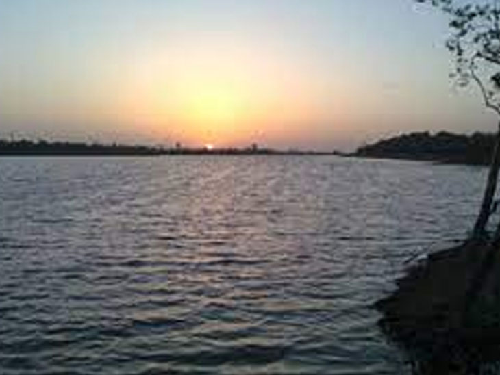 41,000 per year, the Lalpari lake was given at a monopoly of 82 lakhs ...