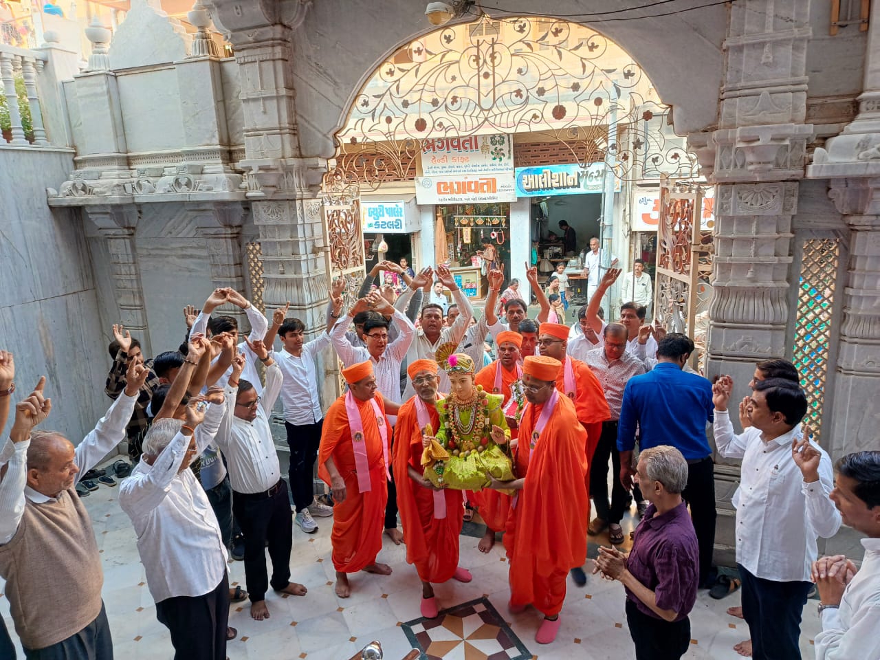 A grand and divine celebration was held at Kadi Swaminarayan Mandir of ...