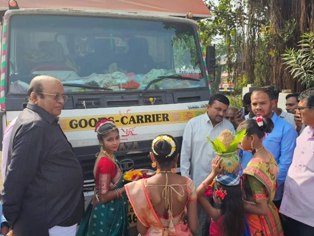 Ankot village of Wagra welcomed the developed Bharat Sankalp Yatra ...