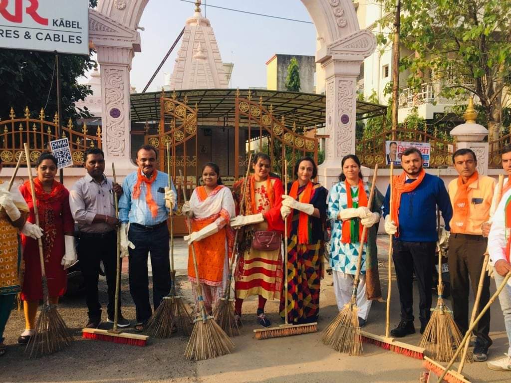 Cleanliness survey opens municipal polls; Rulers only photographed ...