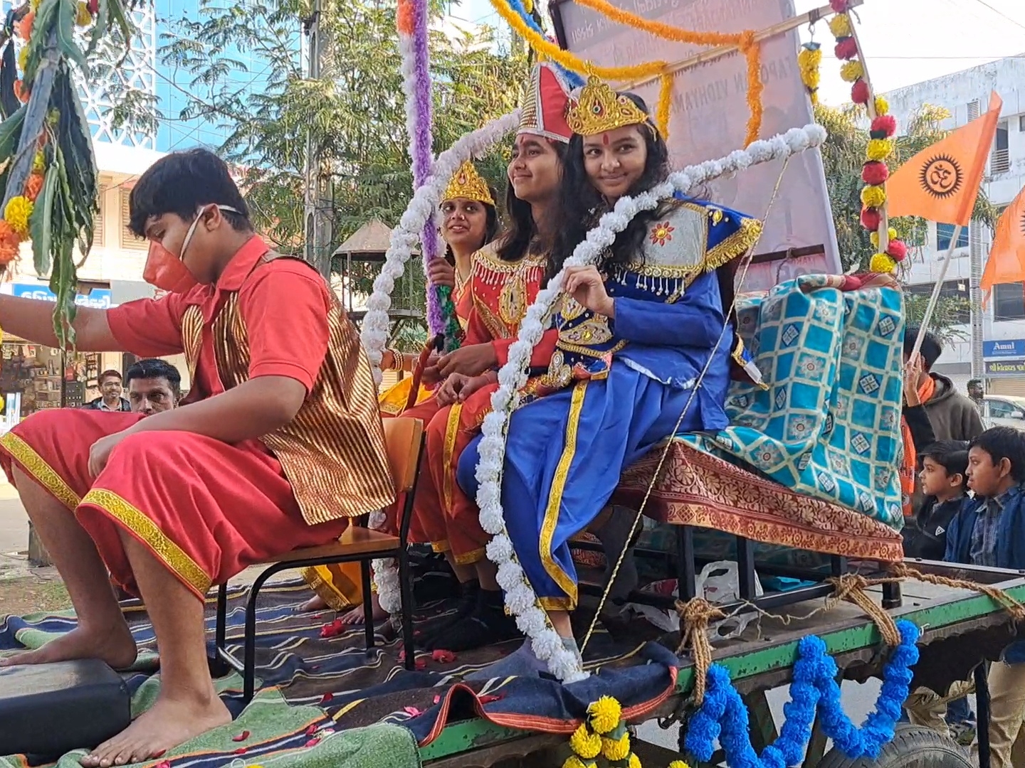 Students of Tapovan, Sanskar and Sapteshwar schools in Himmatnagar ...